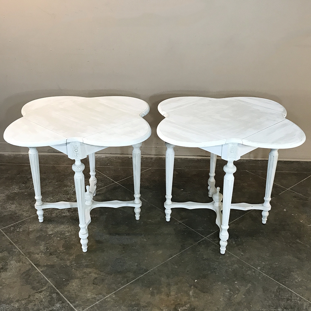 Reproduction Painted Drop Leaf Clover Table